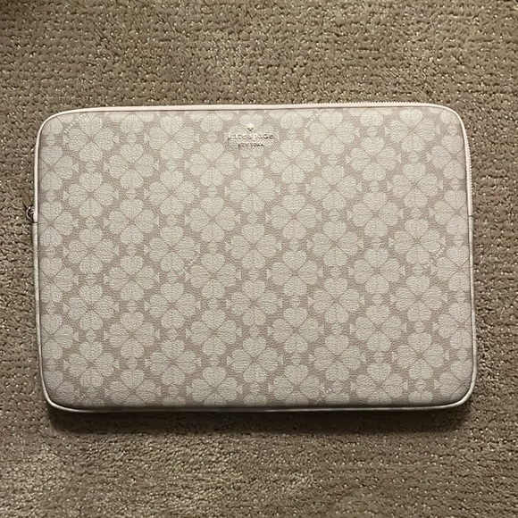 kate spade | Accessories | Kate Spade Laptop Sleeve Nwt In Spade Flower ...